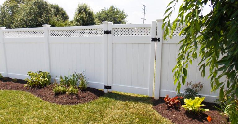 Vinyl Fence with Lattice Top - Style Showcase